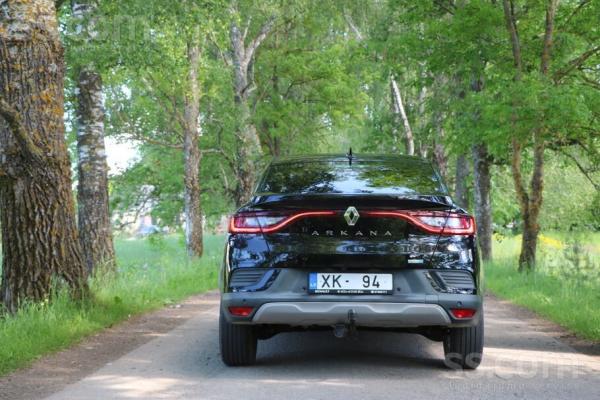 Black Renault Arkana 2023 in Jekabpils, with an engine capacity of 1.60 L and mileage of 65 thousand km for 21000 €, photo 3 on AUTOMOTO.COM.LV
