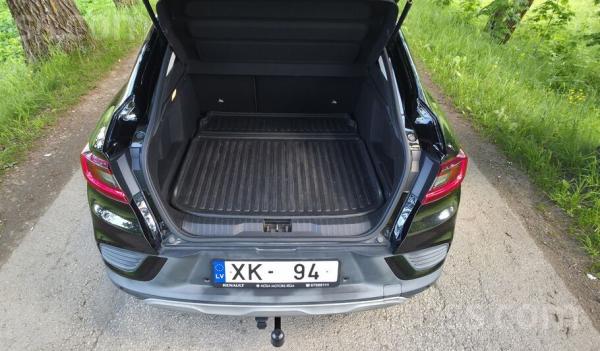 Black Renault Arkana 2023 in Jekabpils, with an engine capacity of 1.60 L and mileage of 65 thousand km for 21000 €, photo 4 on AUTOMOTO.COM.LV
