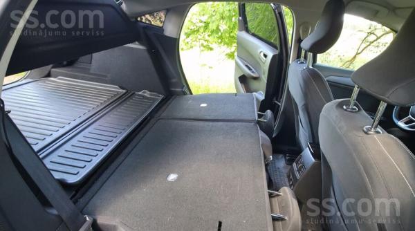 Black Renault Arkana 2023 in Jekabpils, with an engine capacity of 1.60 L and mileage of 65 thousand km for 21000 €, photo 5 on AUTOMOTO.COM.LV
