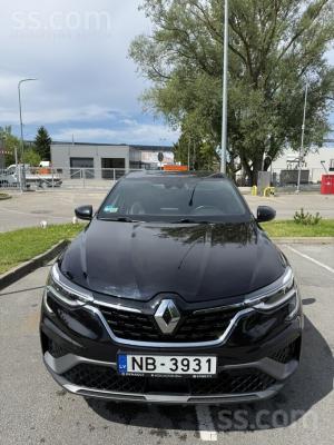 Black Renault Arkana 2022 in Riga, with an engine capacity of 1.60 L and mileage of 116 thousand km for 16500 €, photo 5 on AUTOMOTO.COM.LV