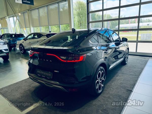 Черный Рено Arkana 2022 в Пярну, объемом двигателя 1.60 л и пробегом 11 тыс. км за 21900 €, фото 2 на AUTOMOTO.COM.LV