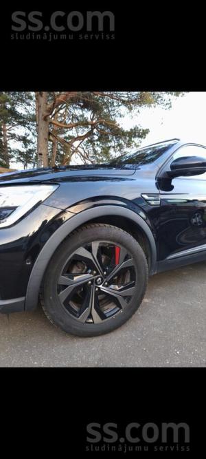 Black Renault Arkana 2022 in Jurmala, with an engine capacity of 1.60 L and mileage of 87 thousand km for 25000 €, photo 4 on AUTOMOTO.COM.LV