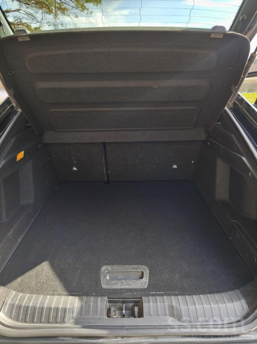 Black Renault Arkana 2022 in Jurmala, with an engine capacity of 1.60 L and mileage of 87 thousand km for 25000 €, photo 7 on AUTOMOTO.COM.LV