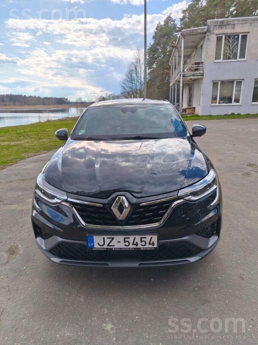 Black Renault Arkana 2022 in Jurmala, with an engine capacity of 1.60 L and mileage of 100 thousand km for 22500 €, photo 1 on AUTOMOTO.COM.LV