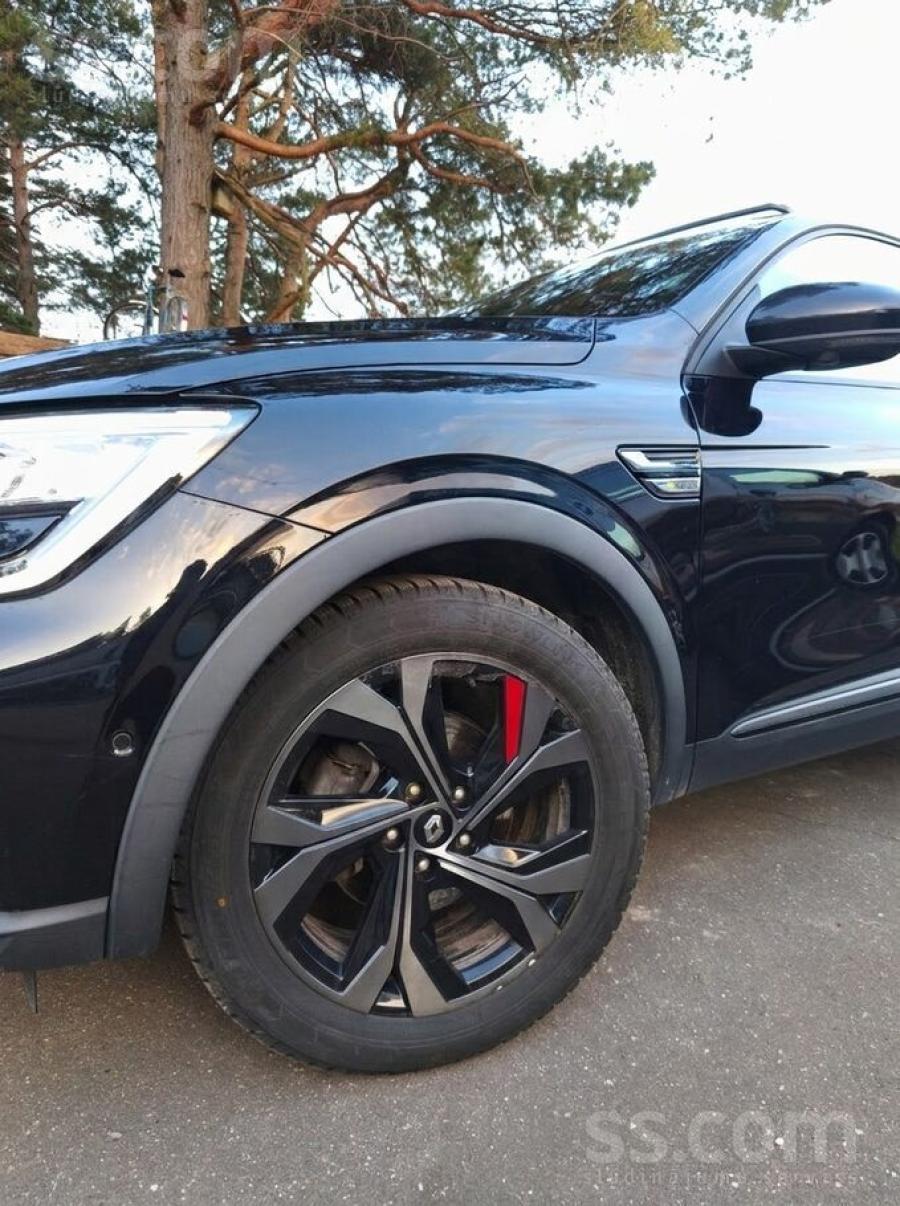 Black Renault Arkana 2022 in Jurmala, with an engine capacity of 1.60 L and mileage of 100 thousand km for 22500 €, photo 5 on AUTOMOTO.COM.LV