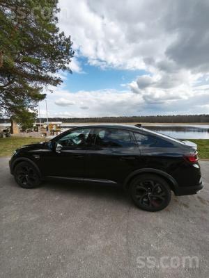 Black Renault Arkana 2022 in Jurmala, with an engine capacity of 1.60 L and mileage of 100 thousand km for 22500 €, photo 6 on AUTOMOTO.COM.LV