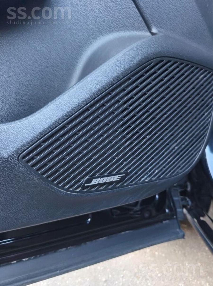Black Renault Arkana 2022 in Jurmala, with an engine capacity of 1.60 L and mileage of 100 thousand km for 22500 €, photo 11 on AUTOMOTO.COM.LV