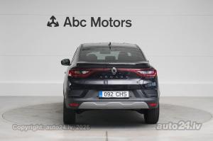 Black Renault Arkana 2023 in Tallinn, with an engine capacity of 1.30 L and mileage of 34 thousand km for 18990 €, photo 6 on AUTOMOTO.COM.LV