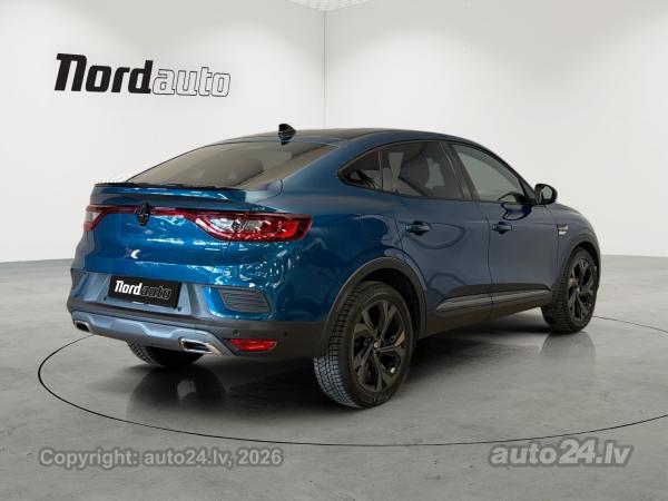 Blue Renault Arkana 2023 in Tallinn, with an engine capacity of 1.60 L and mileage of 62 thousand km for 18900 €, photo 2 on AUTOMOTO.COM.LV