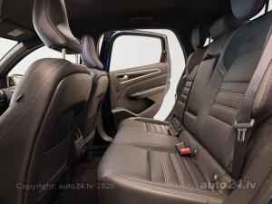 Blue Renault Arkana 2023 in Tallinn, with an engine capacity of 1.60 L and mileage of 62 thousand km for 18900 €, photo 7 on AUTOMOTO.COM.LV
