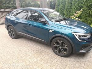 Blue Renault Arkana 2024 in Riga, with an engine capacity of 1.60 L and mileage of 60 thousand km for 23000 €, photo  on AUTOMOTO.COM.LV