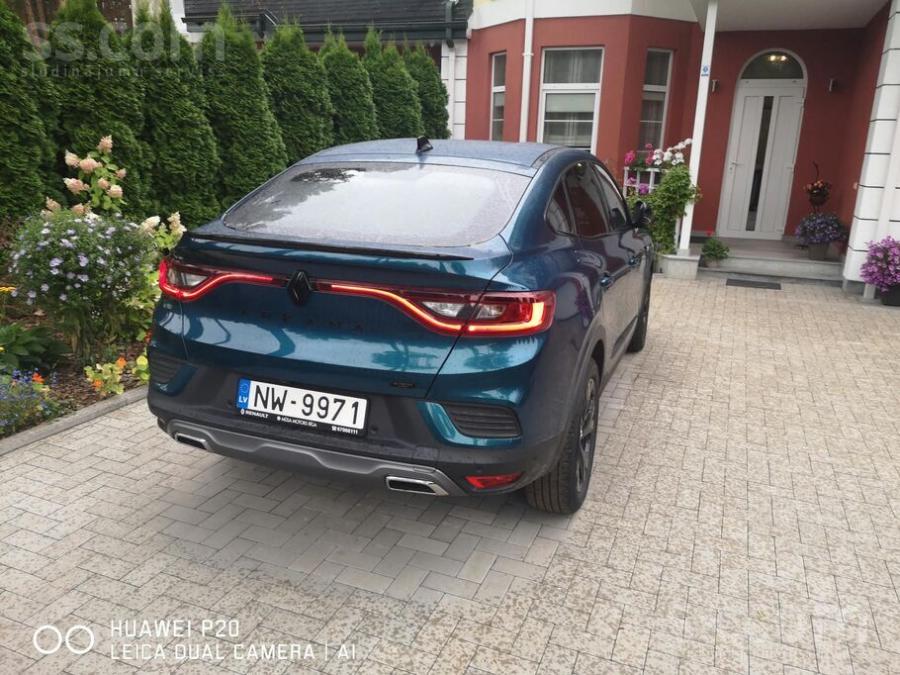 Blue Renault Arkana 2024 in Riga, with an engine capacity of 1.60 L and mileage of 60 thousand km for 23000 €, photo 4 on AUTOMOTO.COM.LV