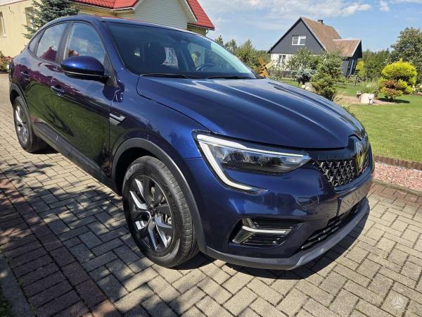 Blue Renault Arkana 2024 in Kaunas, with an engine capacity of 1.60 L and mileage of 30 thousand km for 15500 €, photo 4 on AUTOMOTO.COM.LV