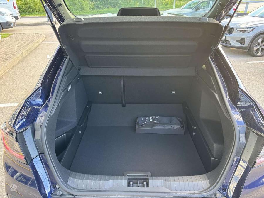 Blue Renault Arkana 2025 in Vilnius, with an engine capacity of 1.33 L and mileage of 11 thousand km for 22900 €, photo 16 on AUTOMOTO.COM.LV