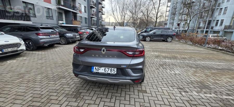 Grey Renault Arkana 2022 in Riga, with an engine capacity of 1.60 L and mileage of 81 thousand km for 15100 €, photo 1 on AUTOMOTO.COM.LV