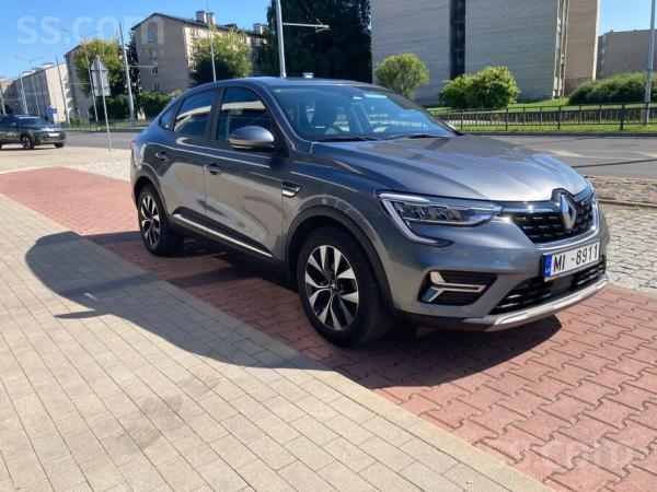 Grey Renault Arkana 2021 in Daugavpils, with an engine capacity of 1.30 L and mileage of 64 thousand km for 15000 €, photo 3 on AUTOMOTO.COM.LV