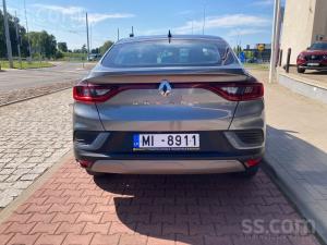 Grey Renault Arkana 2021 in Daugavpils, with an engine capacity of 1.30 L and mileage of 64 thousand km for 15000 €, photo 6 on AUTOMOTO.COM.LV