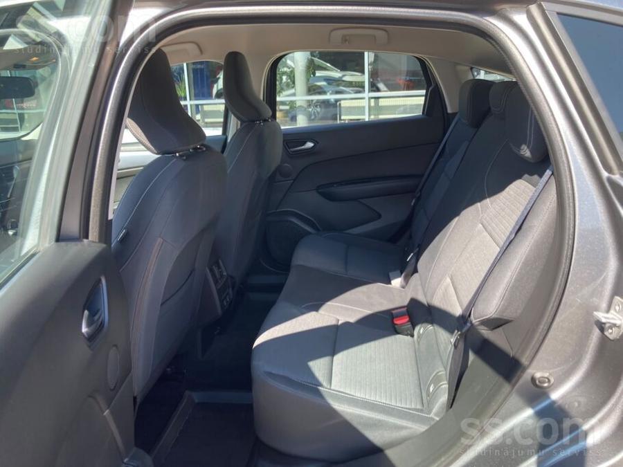 Grey Renault Arkana 2021 in Daugavpils, with an engine capacity of 1.30 L and mileage of 64 thousand km for 15000 €, photo 9 on AUTOMOTO.COM.LV