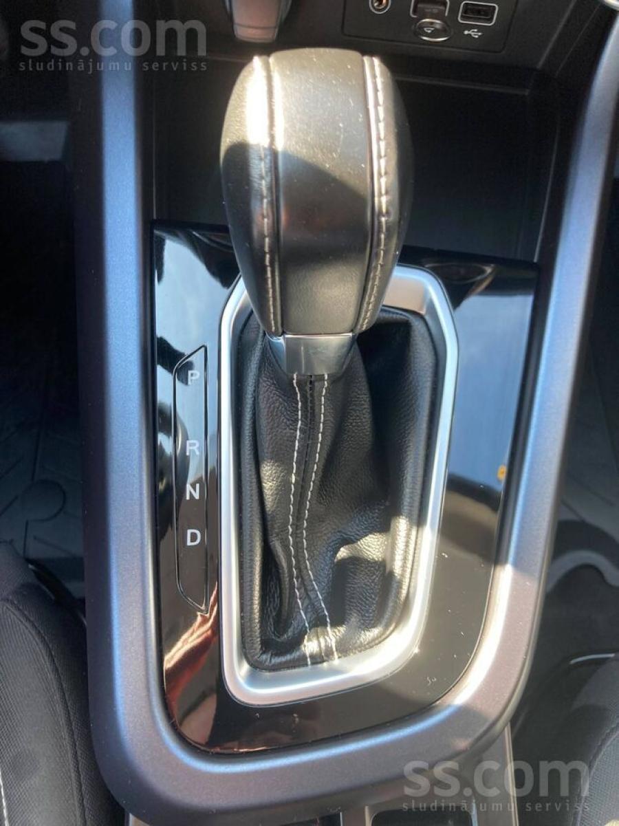 Grey Renault Arkana 2021 in Daugavpils, with an engine capacity of 1.30 L and mileage of 64 thousand km for 15000 €, photo 17 on AUTOMOTO.COM.LV