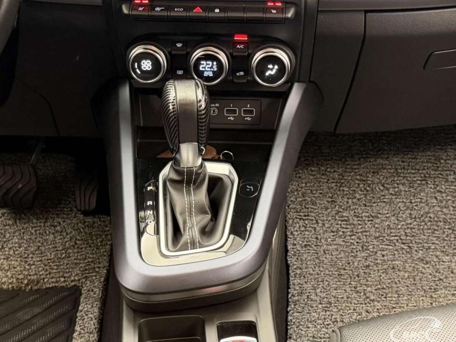 Grey Renault Arkana 2021 in Vilnius, with an engine capacity of 1.60 L and mileage of 31 thousand km for 14990 €, photo 19 on AUTOMOTO.COM.LV