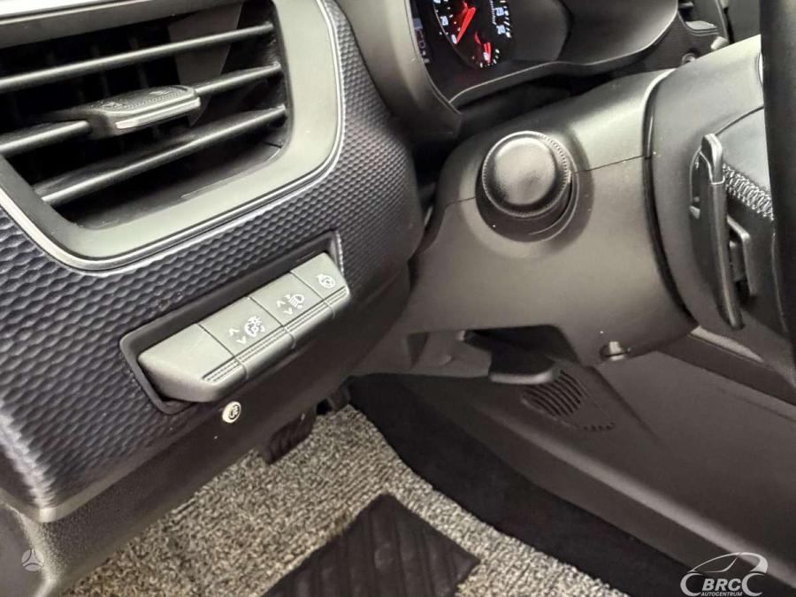 Grey Renault Arkana 2021 in Vilnius, with an engine capacity of 1.60 L and mileage of 31 thousand km for 14990 €, photo 26 on AUTOMOTO.COM.LV