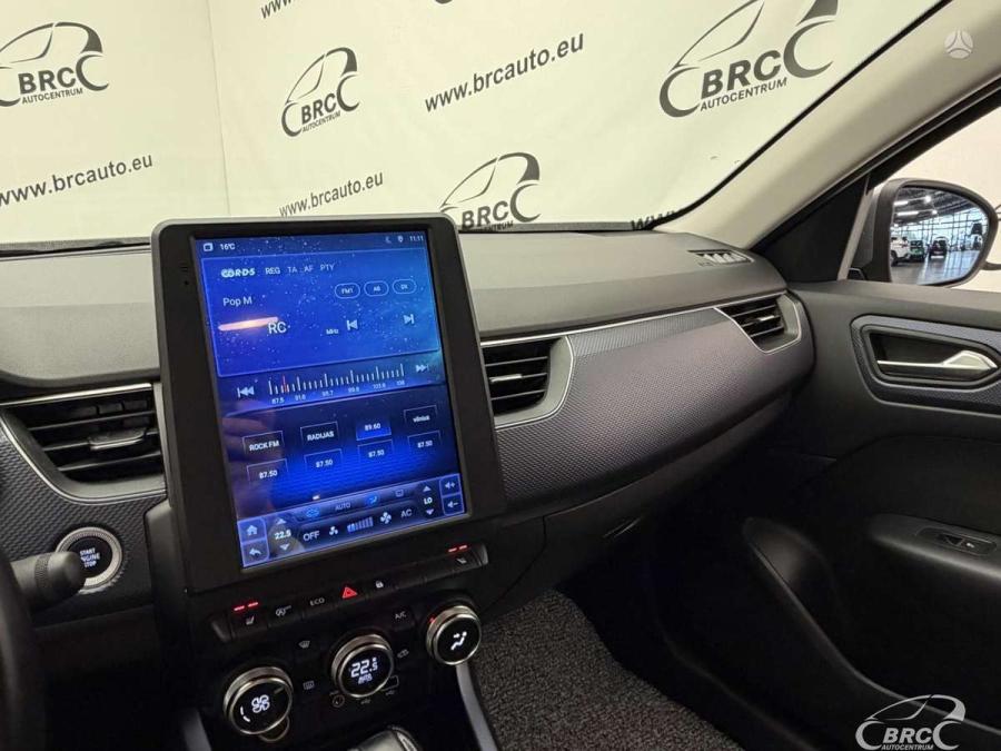 Grey Renault Arkana 2021 in Vilnius, with an engine capacity of 1.60 L and mileage of 31 thousand km for 14990 €, photo 28 on AUTOMOTO.COM.LV