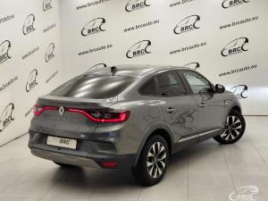 Grey Renault Arkana 2021 in Vilnius, with an engine capacity of 1.60 L and mileage of 137 thousand km for 13800 €, photo 8 on AUTOMOTO.COM.LV