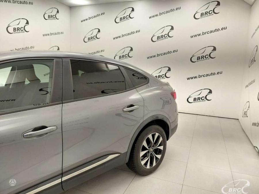 Grey Renault Arkana 2021 in Vilnius, with an engine capacity of 1.60 L and mileage of 137 thousand km for 13800 €, photo 11 on AUTOMOTO.COM.LV