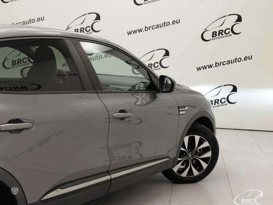 Grey Renault Arkana 2021 in Vilnius, with an engine capacity of 1.60 L and mileage of 137 thousand km for 13800 €, photo 12 on AUTOMOTO.COM.LV