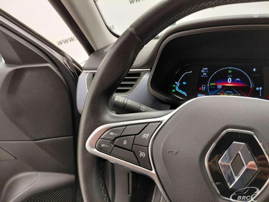 Grey Renault Arkana 2021 in Vilnius, with an engine capacity of 1.60 L and mileage of 137 thousand km for 13800 €, photo 17 on AUTOMOTO.COM.LV