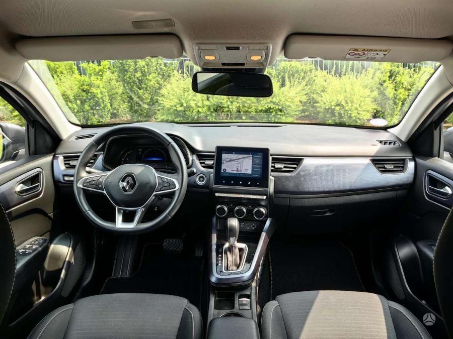 Grey Renault Arkana 2022 in Vilnius, with an engine capacity of 1.60 L and mileage of 139 thousand km for 14000 €, photo 2 on AUTOMOTO.COM.LV