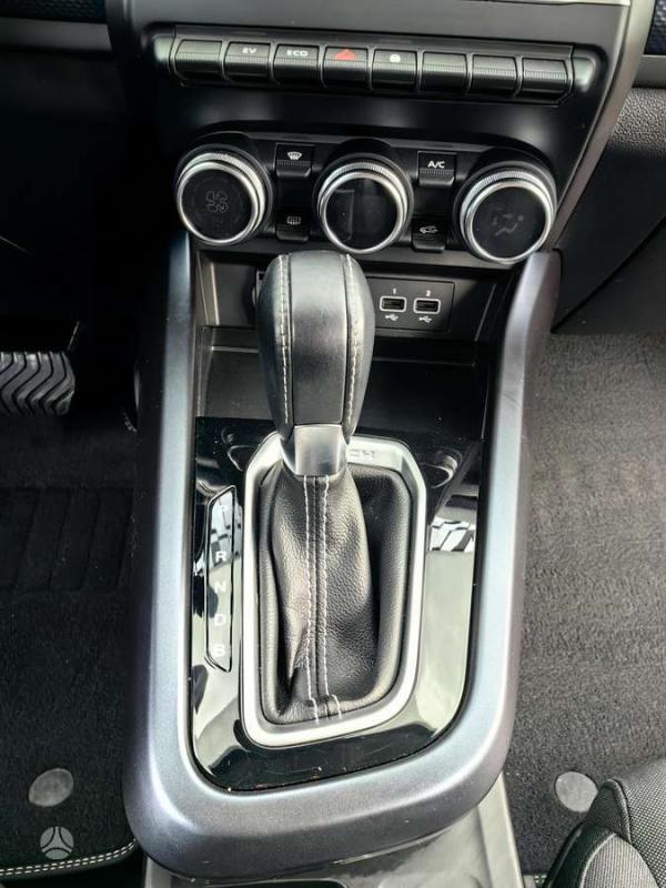 Grey Renault Arkana 2022 in Vilnius, with an engine capacity of 1.60 L and mileage of 144 thousand km for 13800 €, photo 8 on AUTOMOTO.COM.LV
