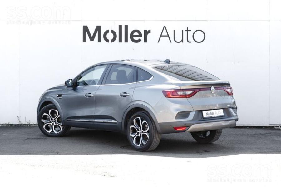 Grey Renault Arkana 2022 in Riga, with an engine capacity of 1.60 L and mileage of 82 thousand km for 16900 €, photo 4 on AUTOMOTO.COM.LV