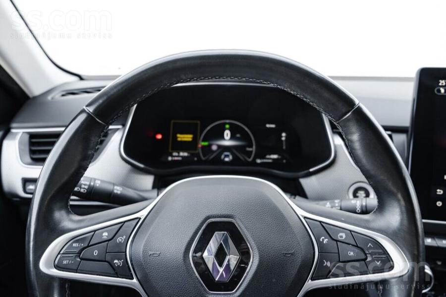 Grey Renault Arkana 2022 in Riga, with an engine capacity of 1.60 L and mileage of 82 thousand km for 16900 €, photo 14 on AUTOMOTO.COM.LV