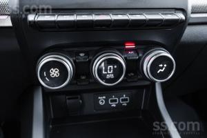 Grey Renault Arkana 2022 in Riga, with an engine capacity of 1.60 L and mileage of 82 thousand km for 16900 €, photo 23 on AUTOMOTO.COM.LV
