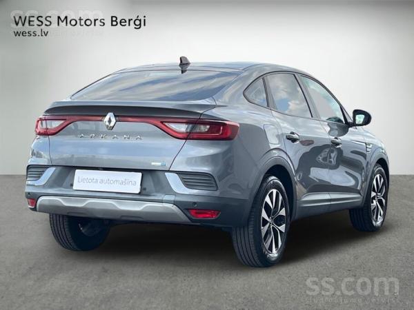 Grey Renault Arkana 2022 in Riga, with an engine capacity of 1.60 L and mileage of 35 thousand km for 19990 €, photo 2 on AUTOMOTO.COM.LV
