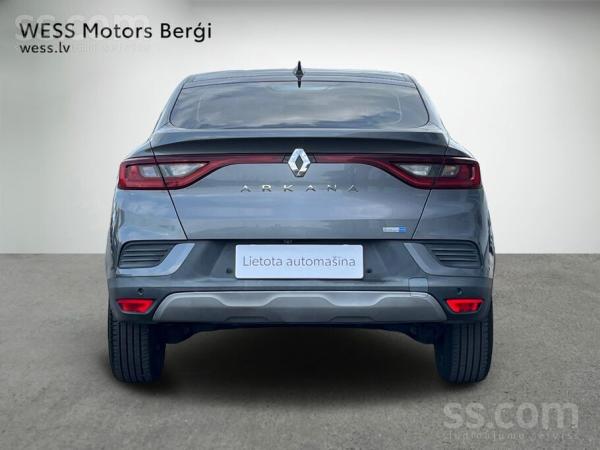 Grey Renault Arkana 2022 in Riga, with an engine capacity of 1.60 L and mileage of 35 thousand km for 19990 €, photo 4 on AUTOMOTO.COM.LV