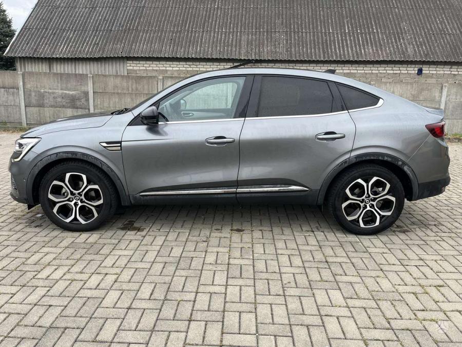 Grey Renault Arkana 2022 in Taurage, with an engine capacity of 1.60 L and mileage of 181 thousand km for 12800 €, photo 3 on AUTOMOTO.COM.LV