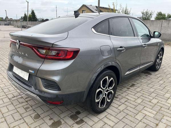 Grey Renault Arkana 2022 in Taurage, with an engine capacity of 1.60 L and mileage of 181 thousand km for 12800 €, photo 5 on AUTOMOTO.COM.LV