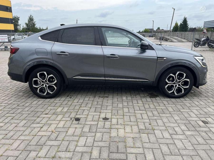 Grey Renault Arkana 2022 in Taurage, with an engine capacity of 1.60 L and mileage of 181 thousand km for 12800 €, photo 7 on AUTOMOTO.COM.LV