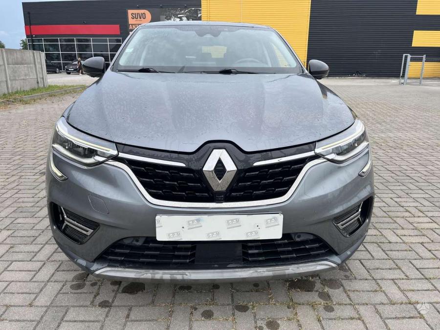 Grey Renault Arkana 2022 in Taurage, with an engine capacity of 1.60 L and mileage of 181 thousand km for 12800 €, photo 9 on AUTOMOTO.COM.LV