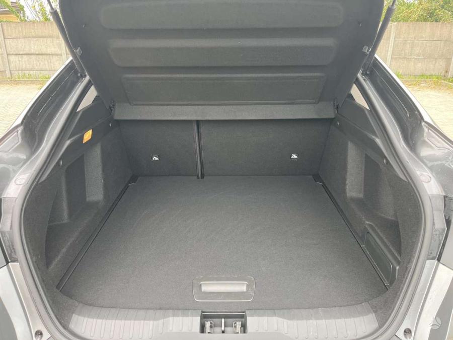 Grey Renault Arkana 2022 in Taurage, with an engine capacity of 1.60 L and mileage of 181 thousand km for 12800 €, photo 11 on AUTOMOTO.COM.LV