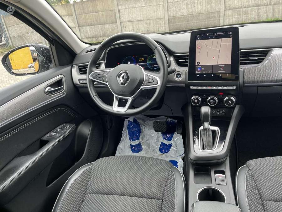 Grey Renault Arkana 2022 in Taurage, with an engine capacity of 1.60 L and mileage of 181 thousand km for 12800 €, photo 17 on AUTOMOTO.COM.LV