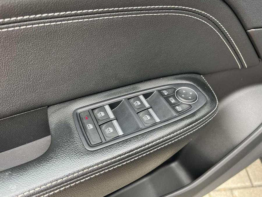 Grey Renault Arkana 2022 in Taurage, with an engine capacity of 1.60 L and mileage of 181 thousand km for 12800 €, photo 20 on AUTOMOTO.COM.LV