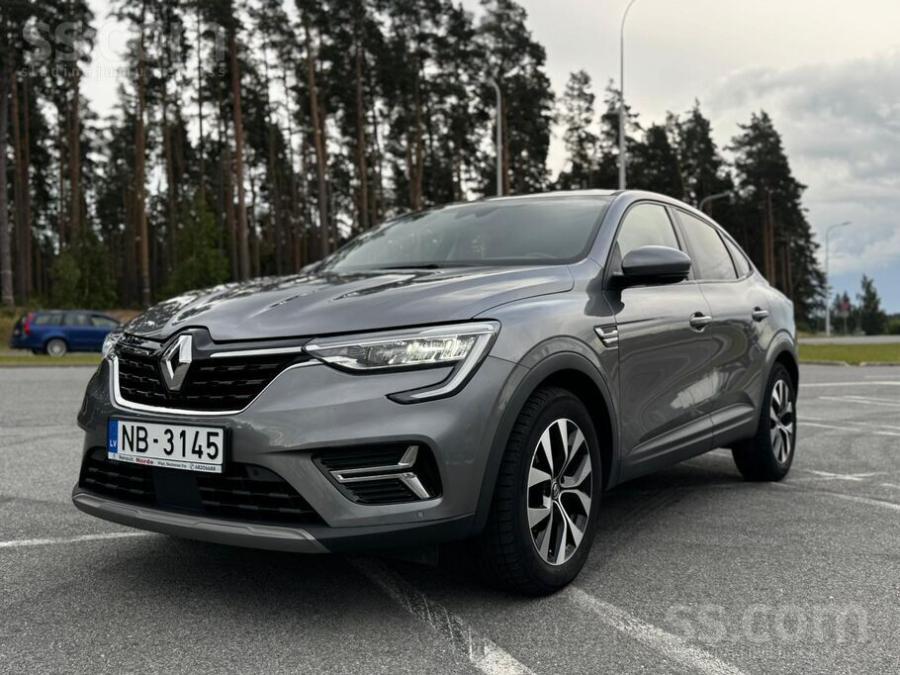 Grey Renault Arkana 2022 in Riga, with an engine capacity of 1.30 L and mileage of 62 thousand km for 16000 €, photo 1 on AUTOMOTO.COM.LV