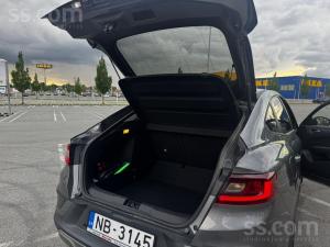Grey Renault Arkana 2022 in Riga, with an engine capacity of 1.30 L and mileage of 62 thousand km for 16000 €, photo 5 on AUTOMOTO.COM.LV