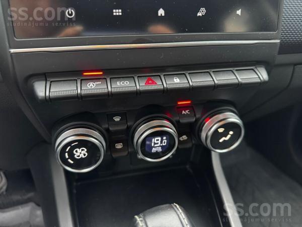 Grey Renault Arkana 2022 in Riga, with an engine capacity of 1.30 L and mileage of 62 thousand km for 16000 €, photo 8 on AUTOMOTO.COM.LV