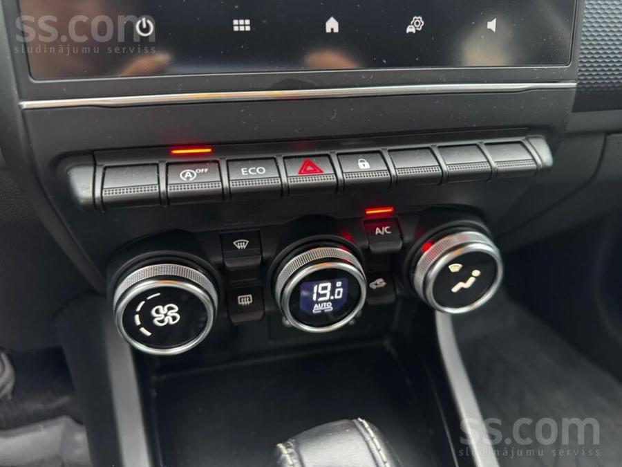 Grey Renault Arkana 2022 in Riga, with an engine capacity of 1.30 L and mileage of 62 thousand km for 16000 €, photo 8 on AUTOMOTO.COM.LV