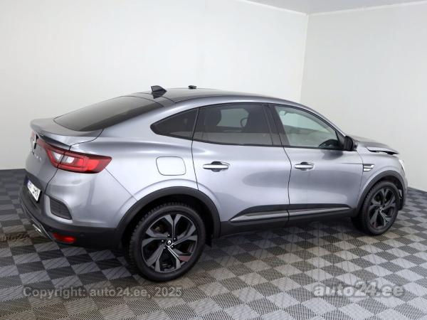 Pelēks Renault Arkana 2023 Tallina, ar dzinēja tilpumu 1.30 L un nobraukumu 14 tūkst. km par 7999 €, foto 3 vietnē AUTOMOTO.COM.LV