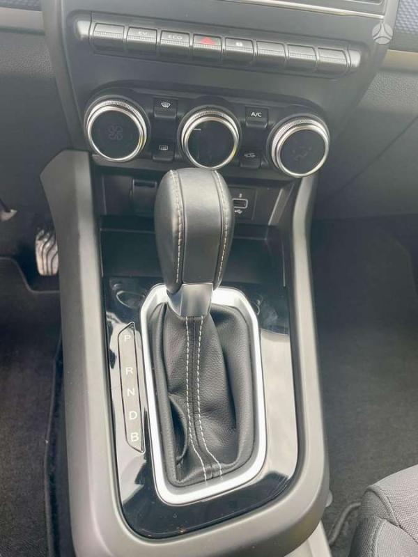 Grey Renault Arkana 2023 in Taurage, with an engine capacity of 1.60 L and mileage of 286 thousand km for 10500 €, photo 8 on AUTOMOTO.COM.LV